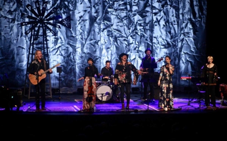 SimpleGifts with Billy McLaughlin | Modern Old-World Sound