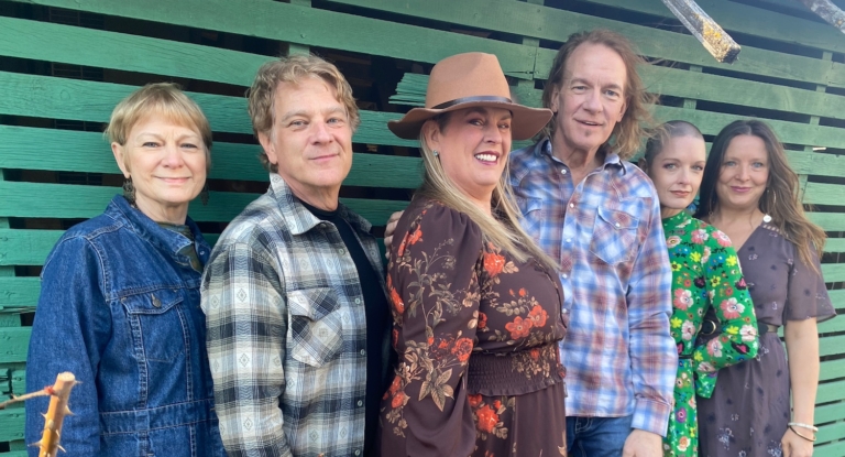 SimpleGifts with Billy McLaughlin | Modern Old-World Sound